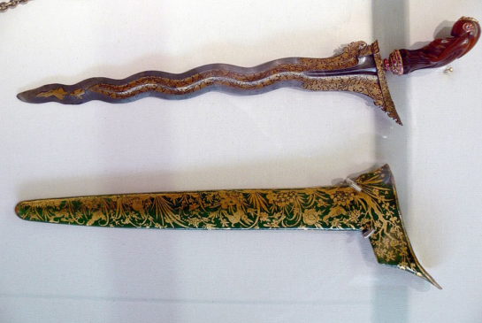 13 Malaysian Awe-Inspiring Malaysian Crafts! [2025]