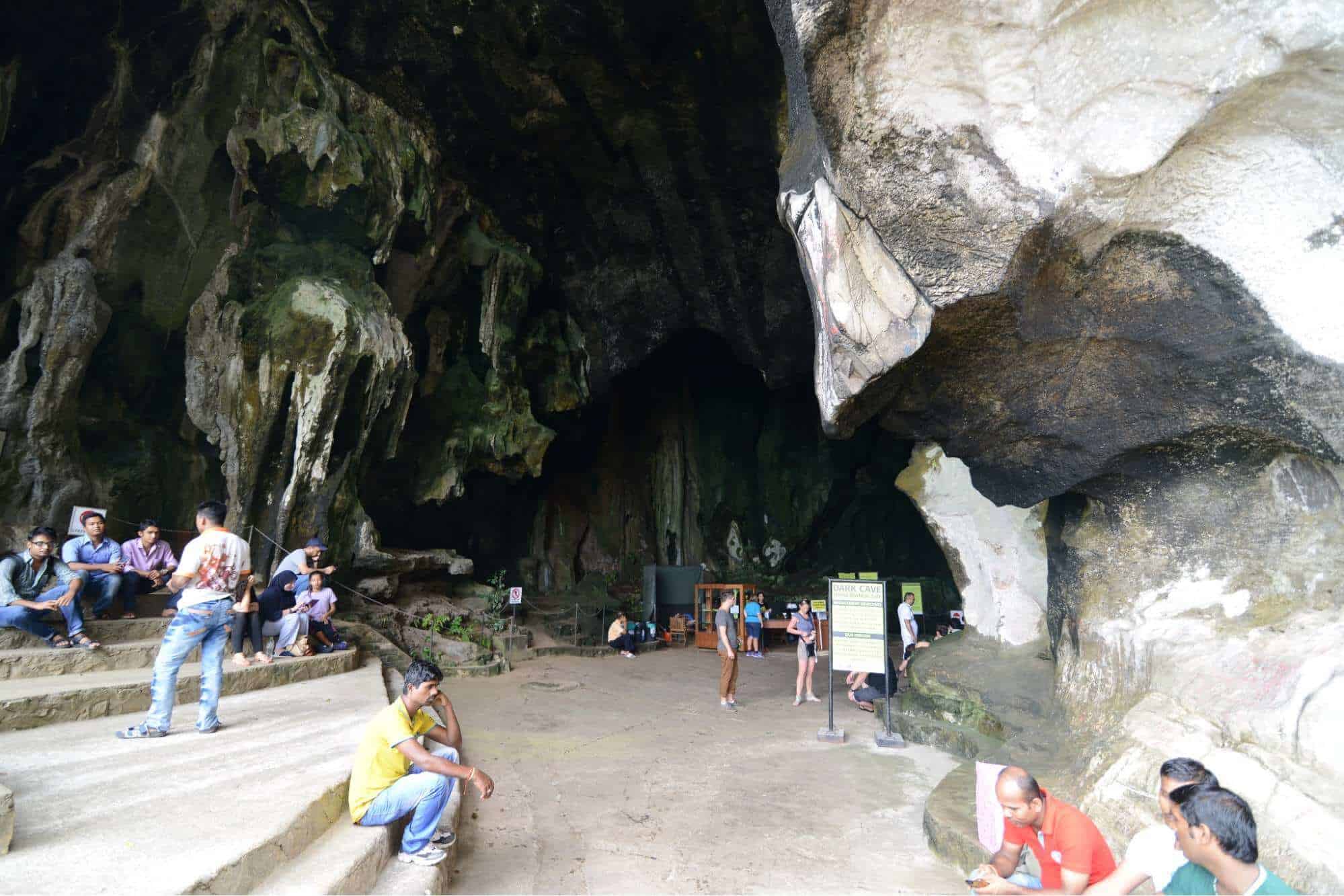 Batu Caves 101: Where to Stay, What to Do and More! [2025]
